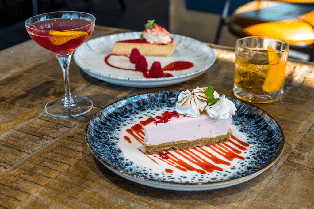 The Lake House – Eat | Drink | Stay | Play