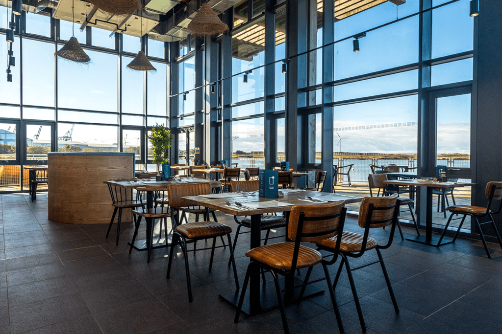 The Lake House – Eat | Drink | Stay | Play