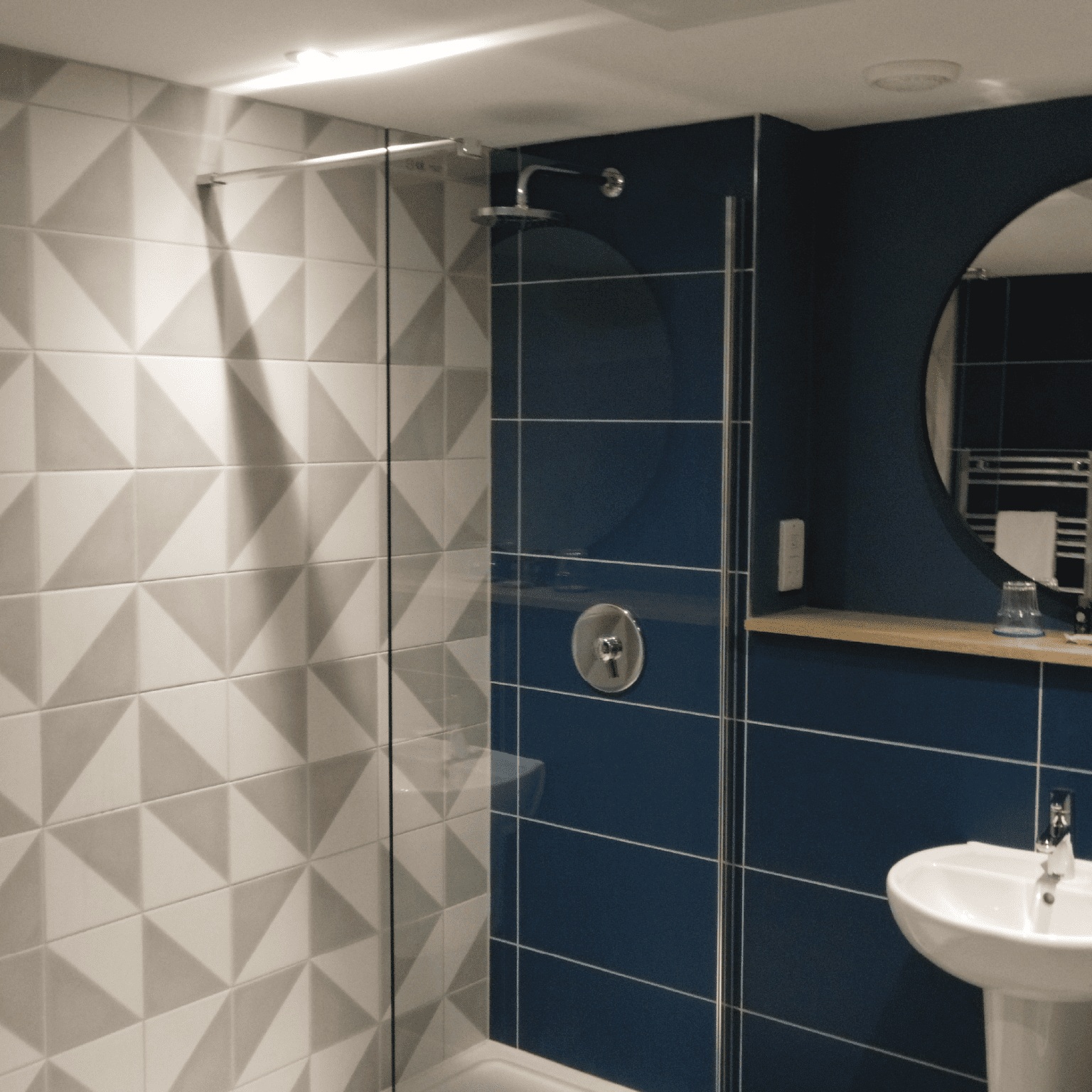 Lakeside Hotel in Crosby | The Lake House Waterloo Liverpool